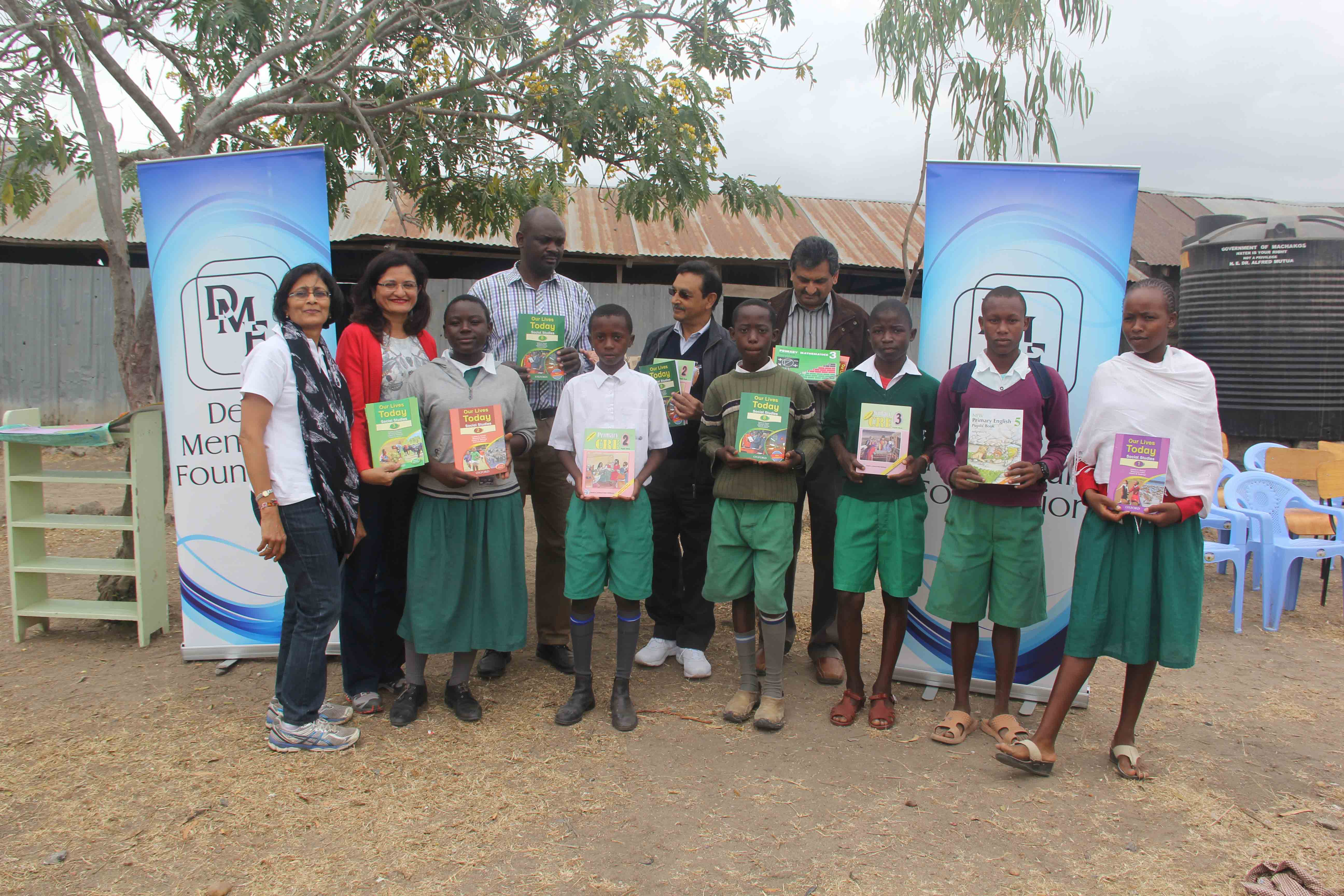 Text-books-donation-by-Desai-Memorial-Foundation – Amara Trust